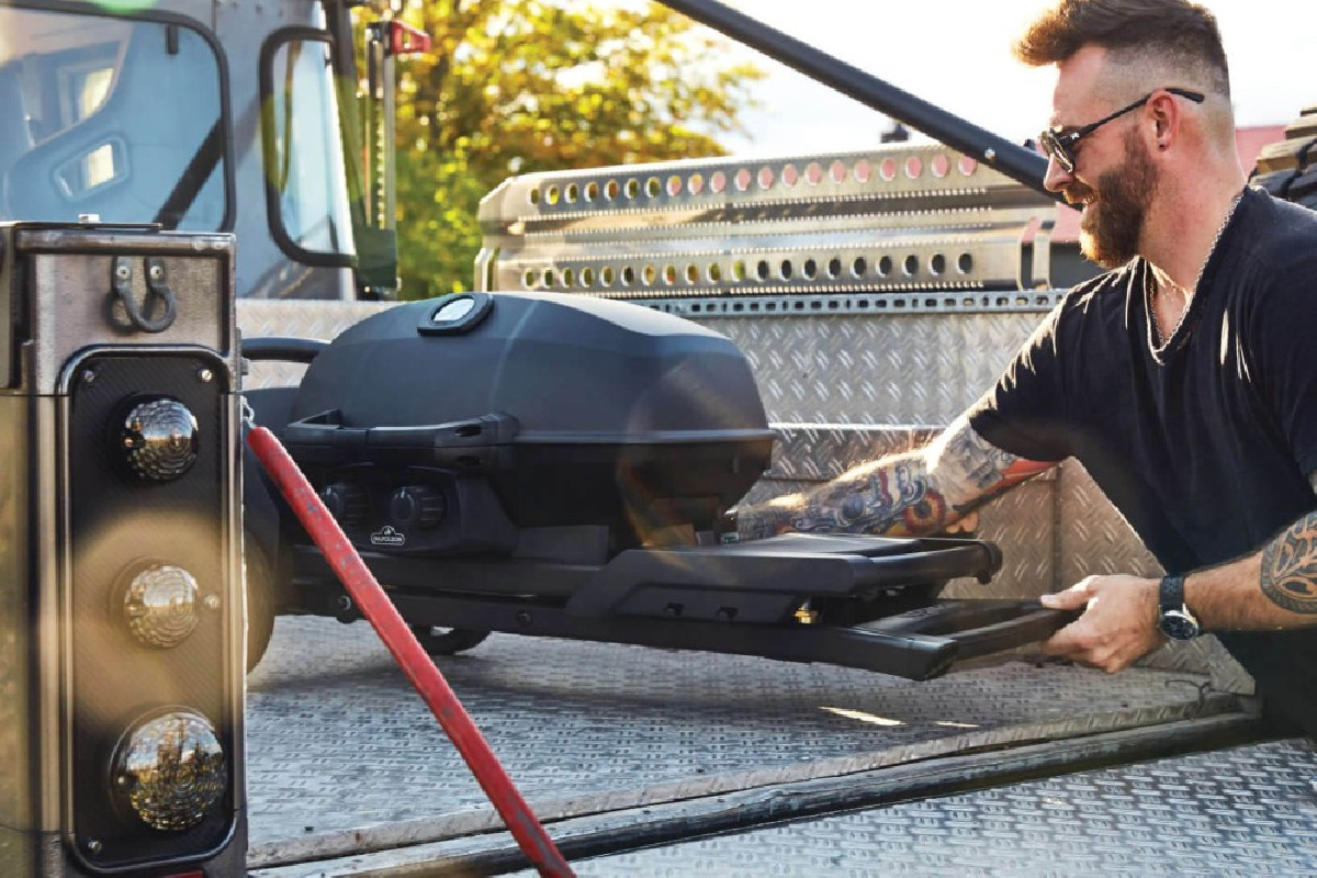 Napoleon Phantom Travelq PRO285X, 2 Burner Outdoor Grill with Scissor Cart